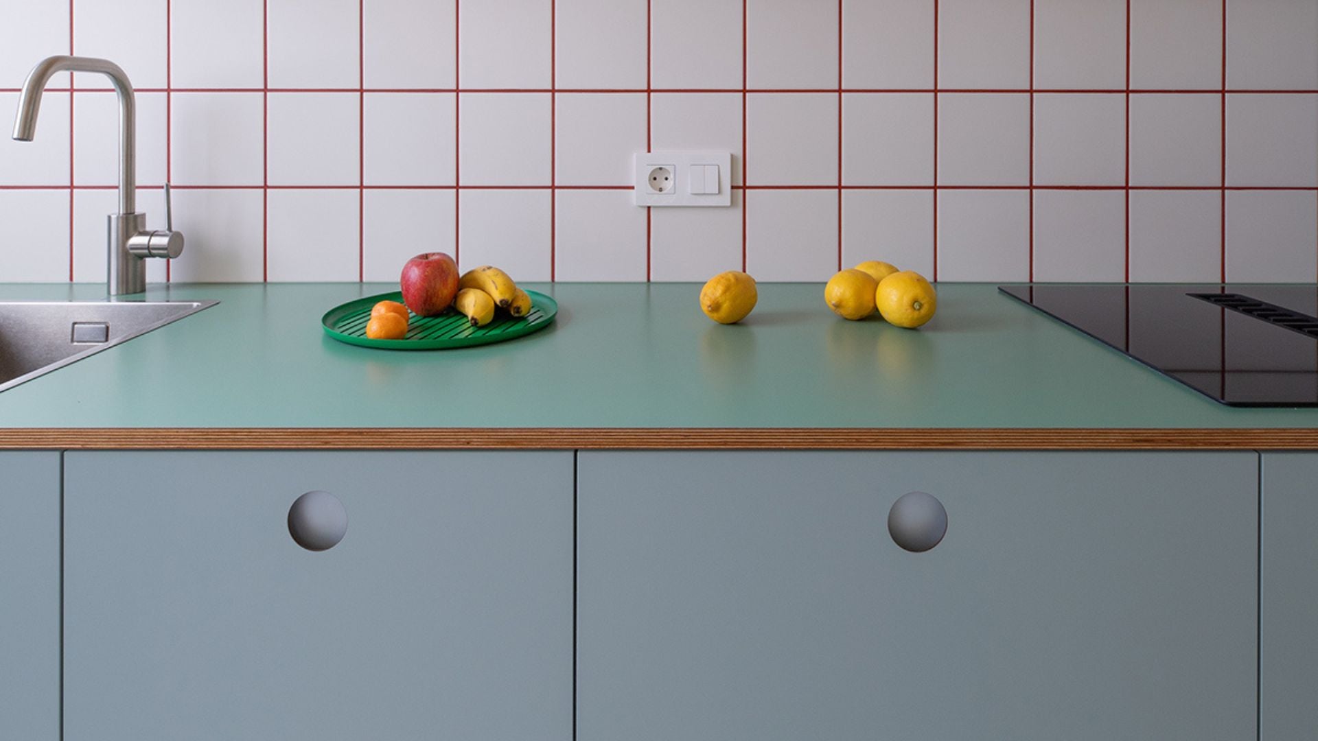 Geometry, color and contrast for a kitchen with character – CUBRO