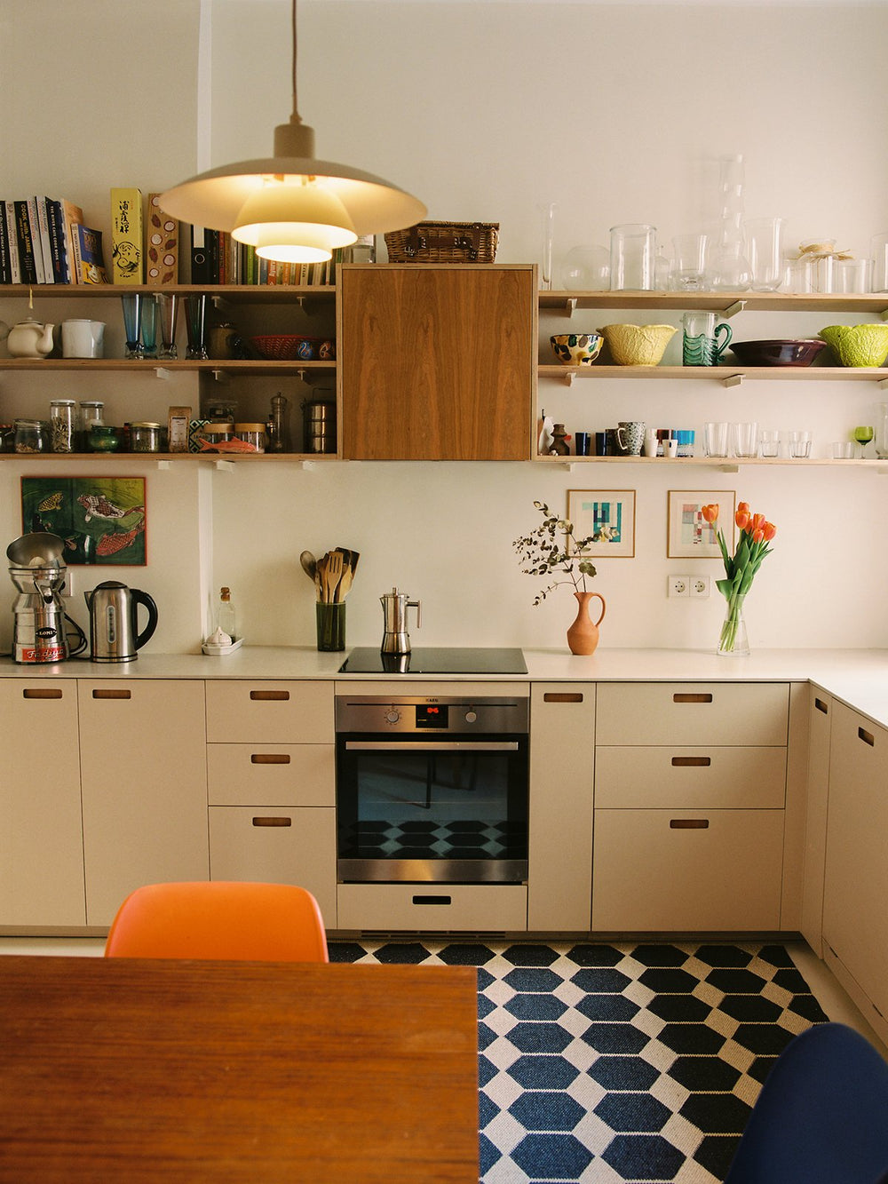 A simple and practical kitchen – CUBRO