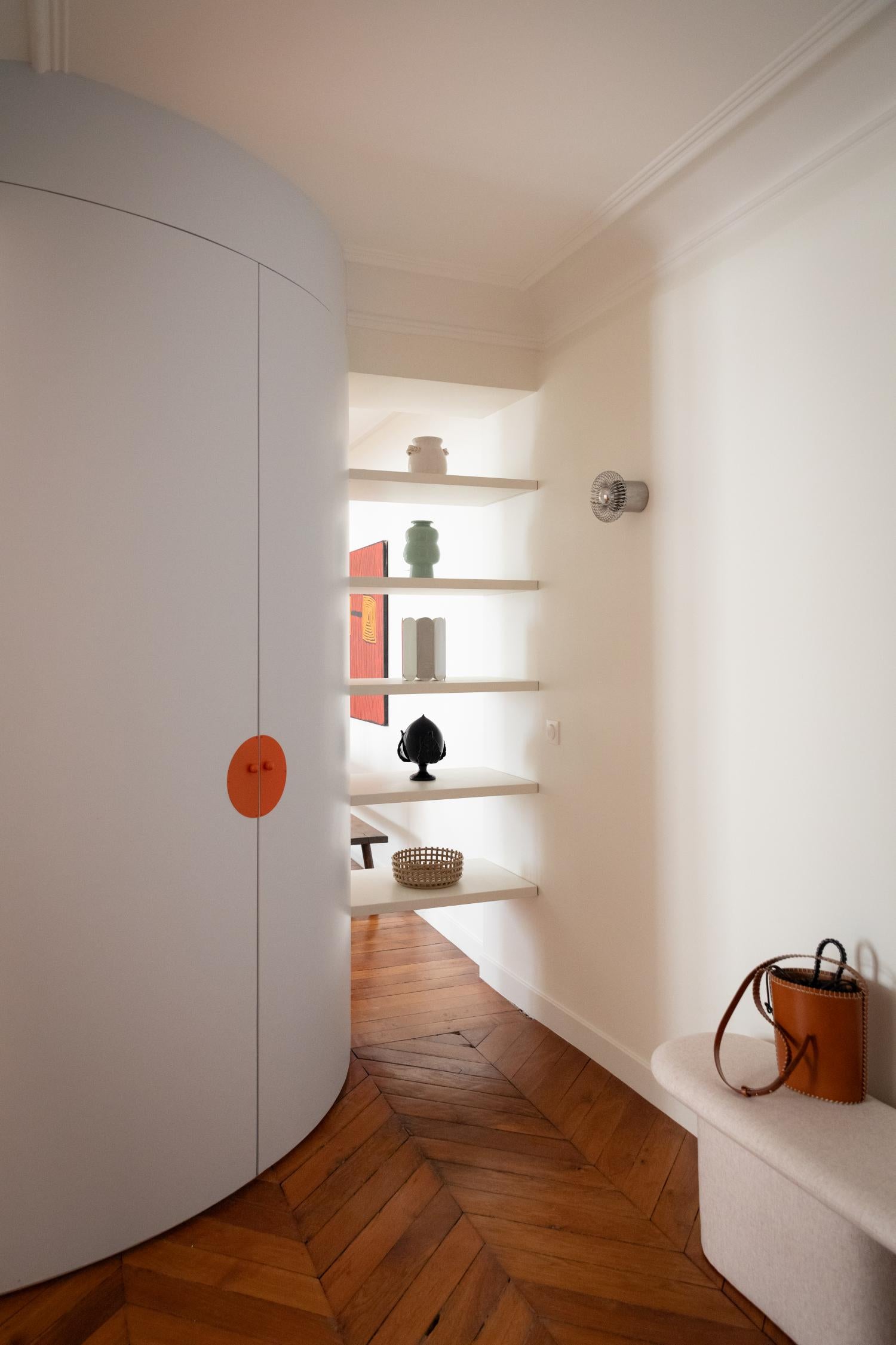 Classic materials, updated design, and a vibrant touch of color – CUBRO